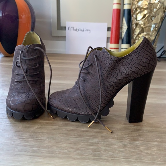 Pollini | Shoes | Pollini Made In Italy Textured Brown Leather Lace Up ...